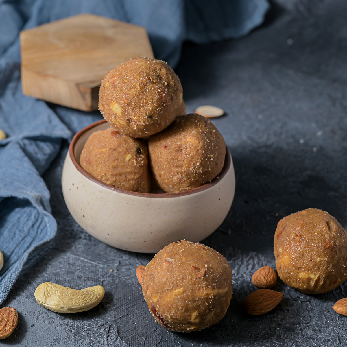 Gondh Laddu – vellankifoods